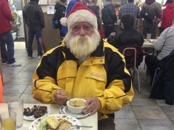 Homeless Santa Gets Early Christmas Present – Life'd